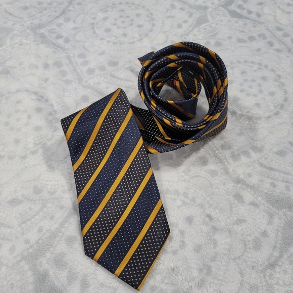 dmitry | Accessories | Elegant Dmitry Tie Made In Italy 0 Silk Gold And ...
